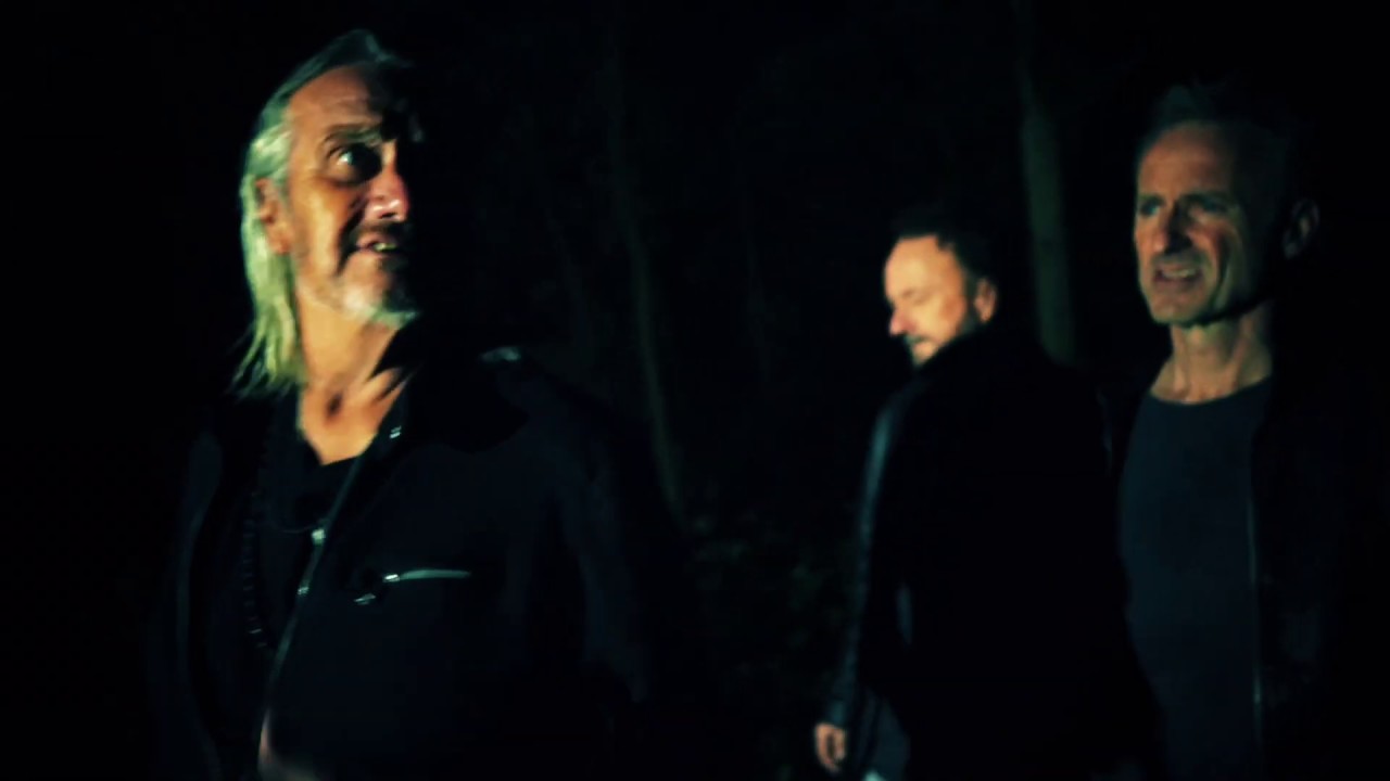 Gypsy's Kiss - Heat Crazed Vole - YouTube