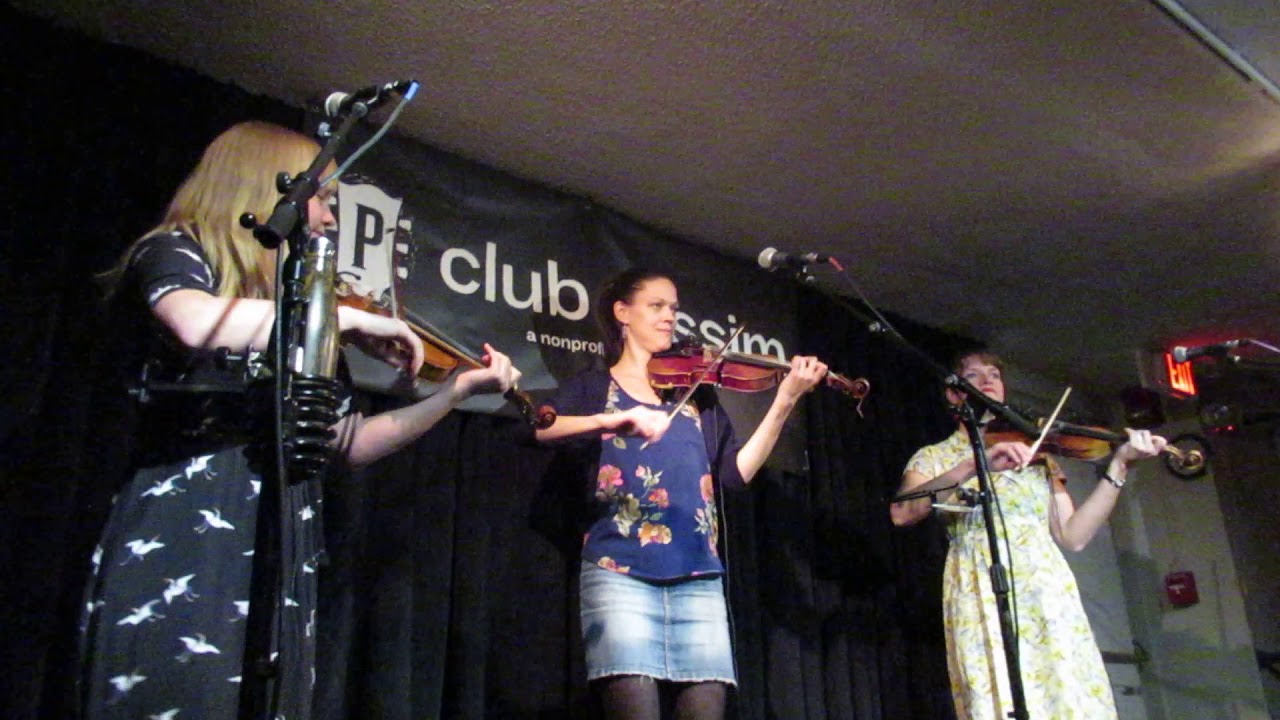 Fru Skagerrak with a polska from Club Passim - YouTube