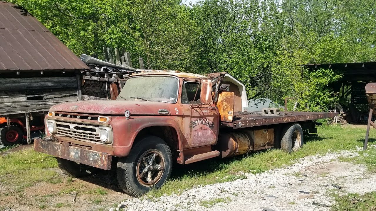 65 Ford F600 Big Red Beast Car Hauler - YouTube