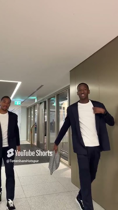 [PL 31R] 선수단 경기장 도착 완료 - YouTube