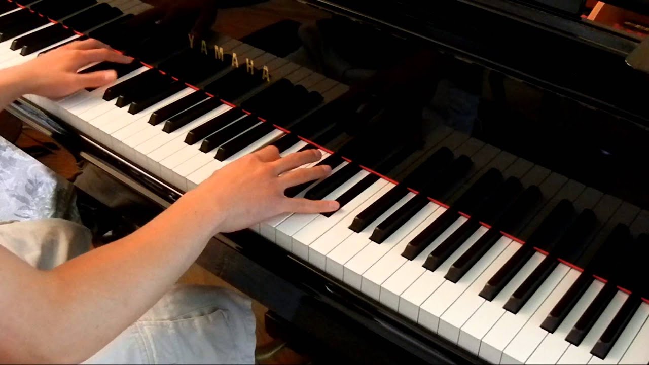 A Piano Zeddley (Zedd Medley) - YouTube