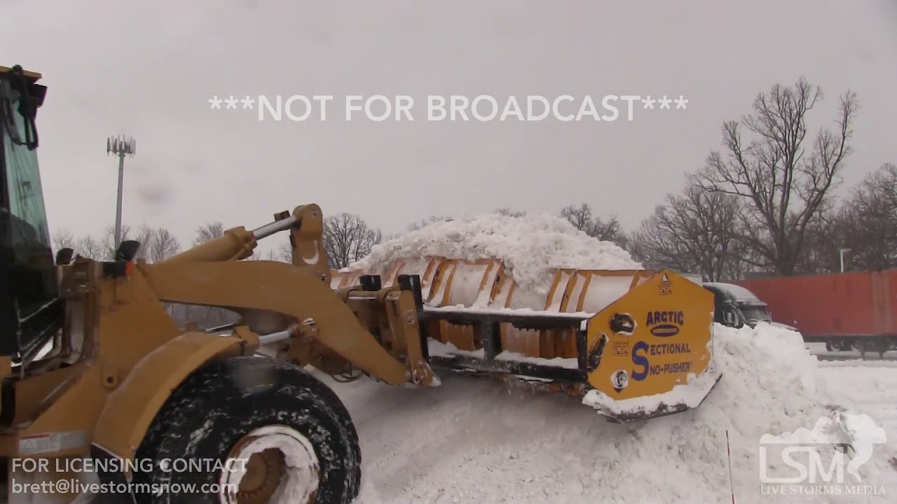 04-11-2019 St Cloud, MN - Blizzard and Jack-knifed Tractor Trailers ...