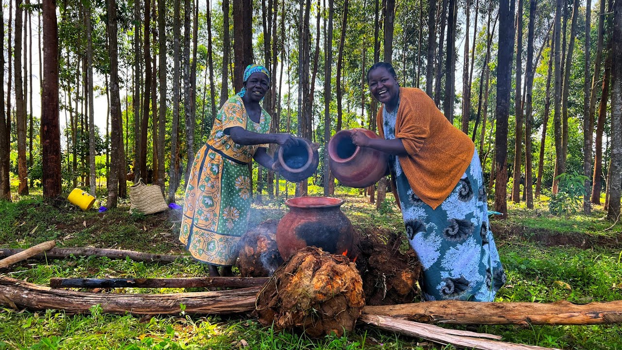 Cooking African Traditional village food for 15 people for lunch/Mokimo ...