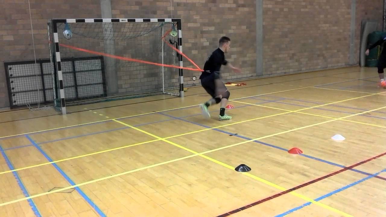 Futsal goalkeeper training - YouTube