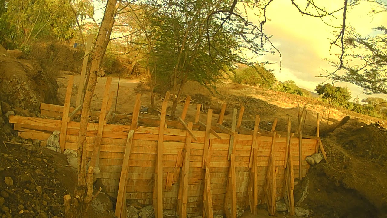 Time-lapse of a sand dam being built - YouTube