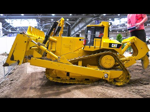 HUGE RC DOZER CAT!! FAT BIG SCALE RC MACHINES, RC TRUCKS, RC TRACTORS, RC WHEEL LOADER