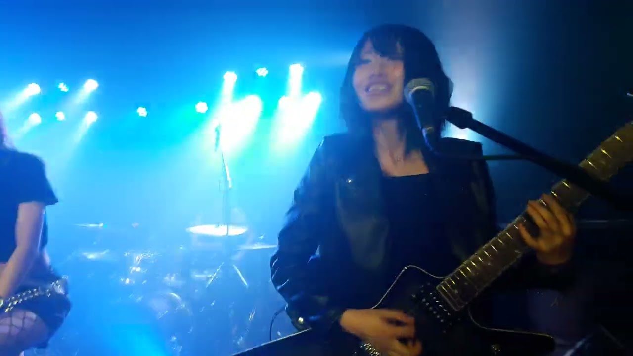 Bridear - Bloody Bride Live in Düsseldorf, Decide to Survive Tour 2022 ...