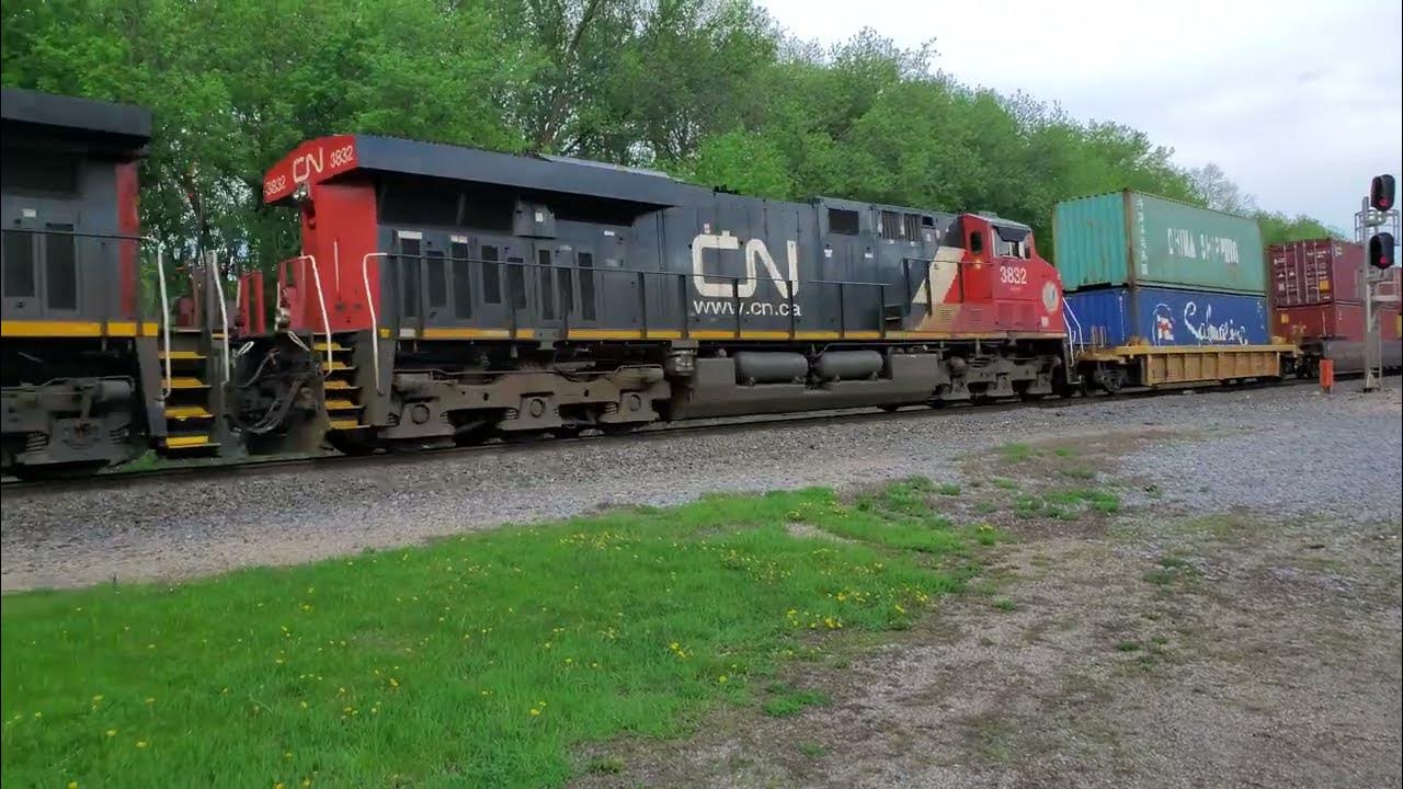 05/15/ 2022 IC 2715 CN 3832 CNNB Slinger,WI - YouTube