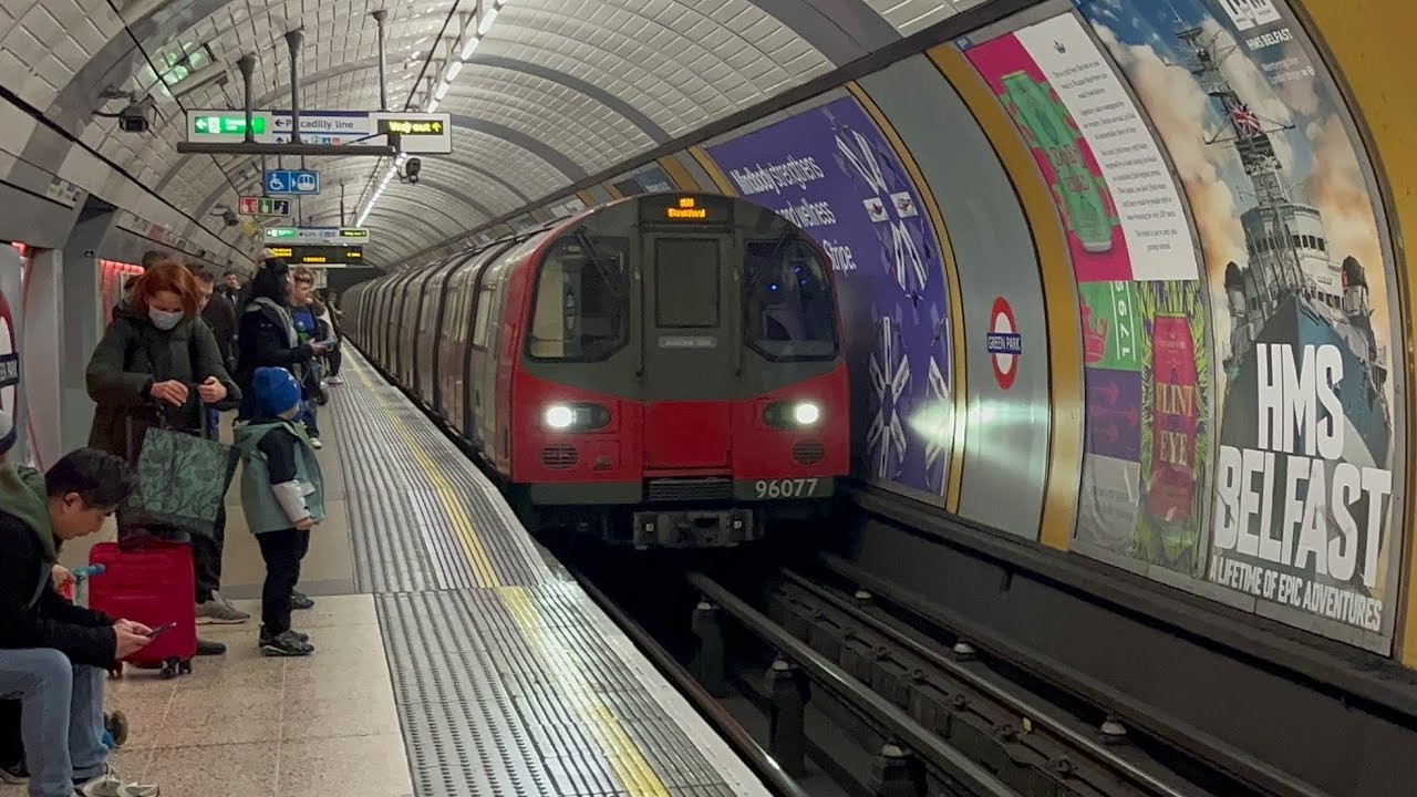 Jubilee Line journey London Bridge to Waterloo - YouTube