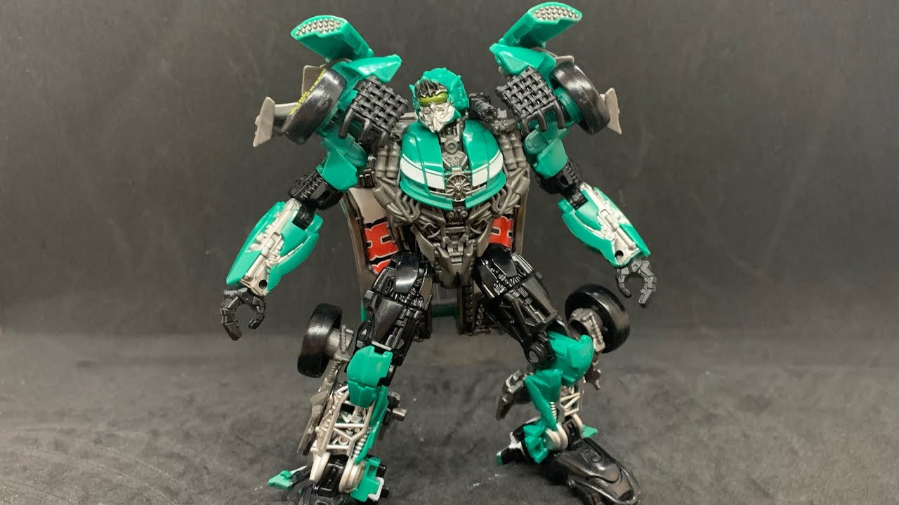 Transformers Studio Series Wreckers Stop Motion Part 1: Roadbuster ...