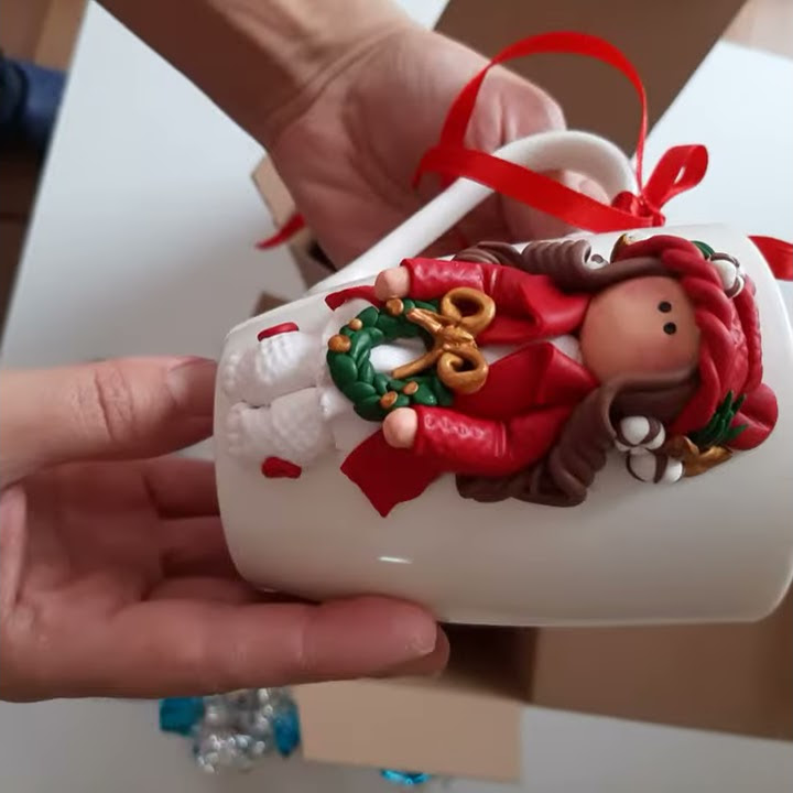 Комплект с чаена лъжичка на коледни чаши с ръчна декорация от полимерна