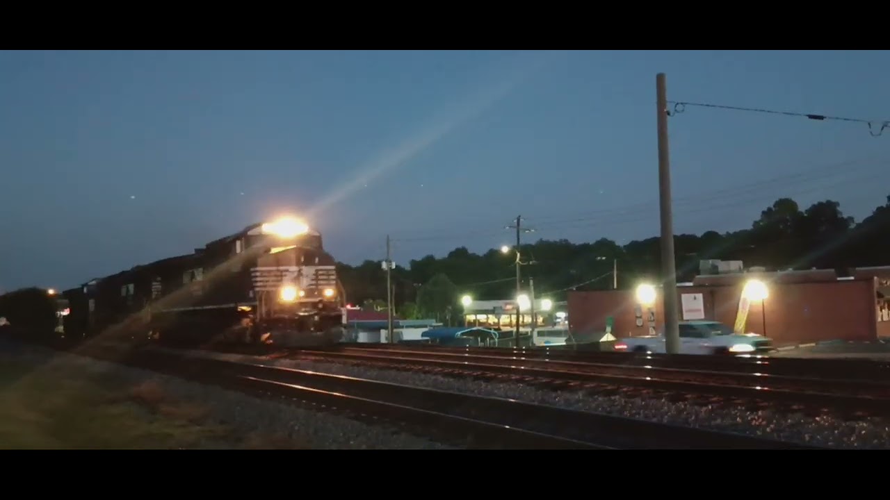 NS 28C with NS 4327 AC44C6M NS 1813 SD70ACC and NS 4612 AC44C6M - YouTube