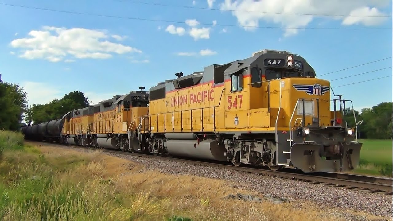 Union Pacific Local on the Oskaloosa Subdivision, North of Eddyville ...