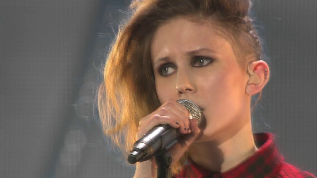 Laura - 'Strange entity' | Liveshows | The Voice van Vlaanderen | VTM ...