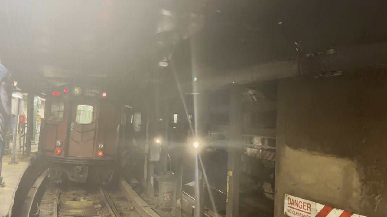 R142 (5) Train Passing By The Abandoned South Ferry Loop - YouTube