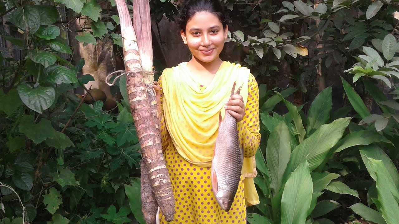 Shola kachu and Rui Fish Recipe | Taro Fish Gravy | Easy and Quick ...