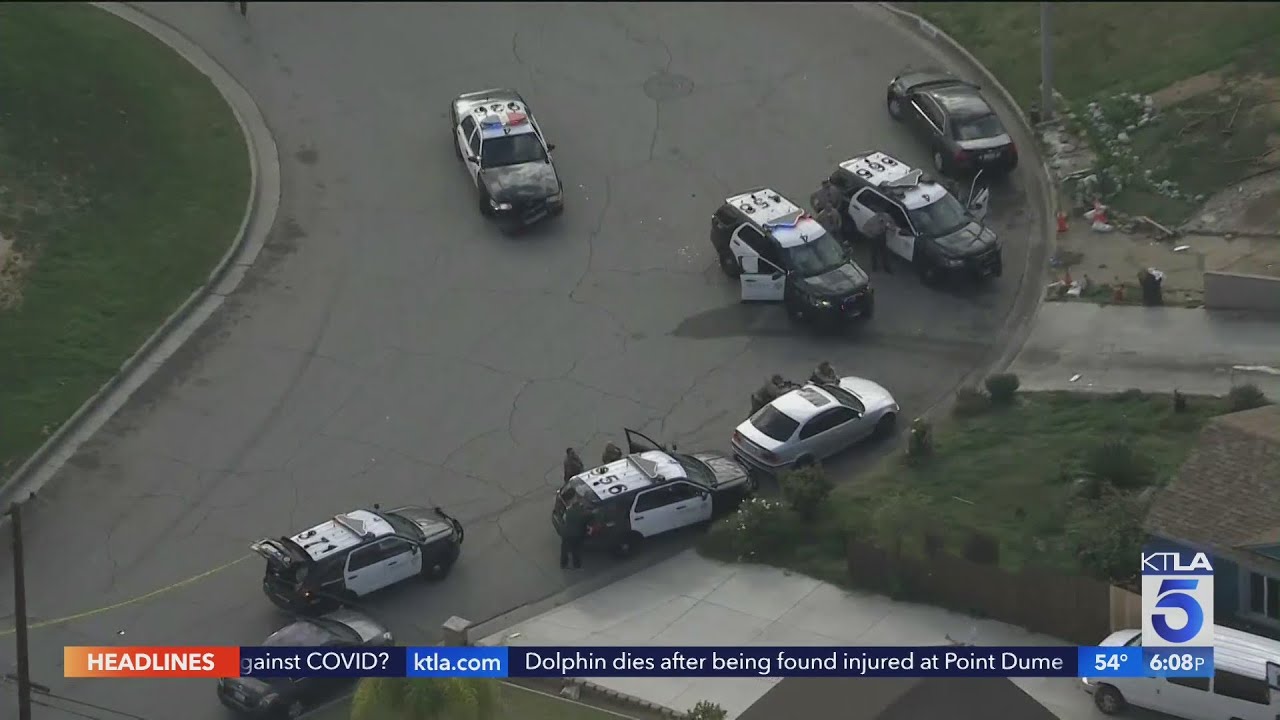 LASD opens fire on suspects - YouTube