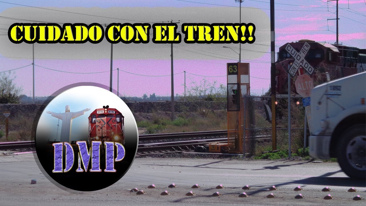Ferromex vs Trailer de cemex - YouTube