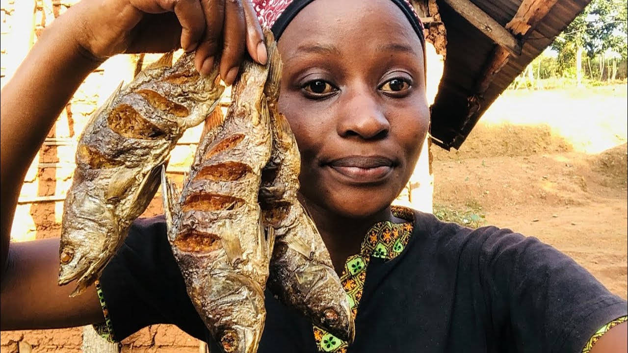 African Village Life// Cooking Delicious Fish stew For dinner! Uganda ...