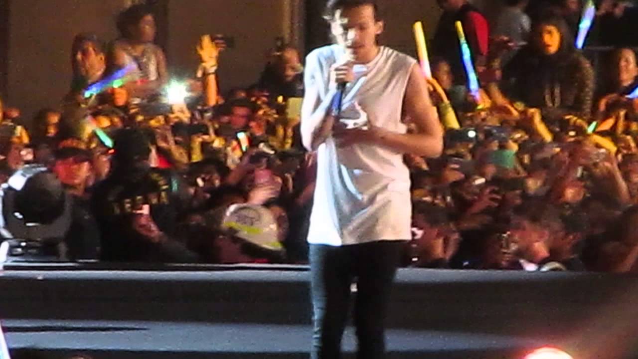 Kiss You - One Direction Lima Peru - YouTube