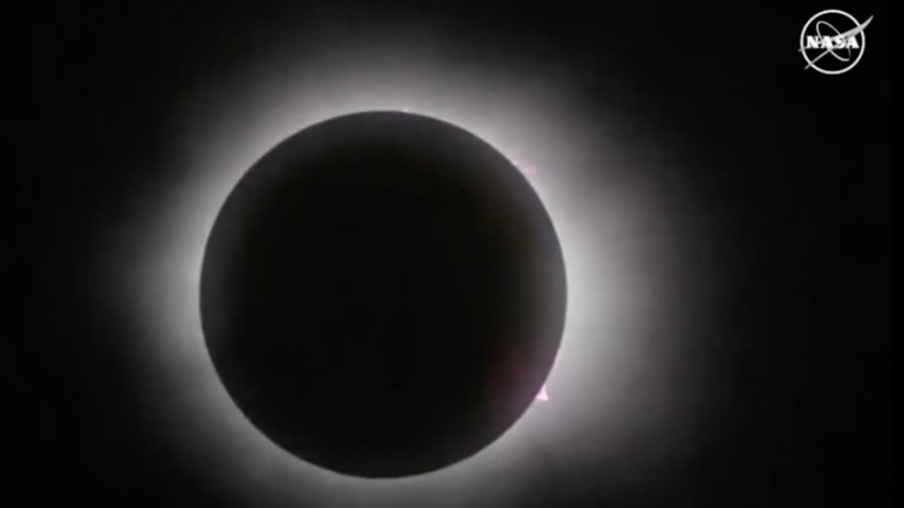 Watch the total solar eclipse move across the U.S. - YouTube