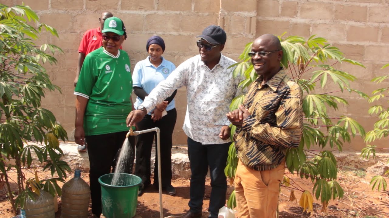 NAIBU WAZIRI KUNDO MATHEW AWATUWA NDOO KICHWANI WANAWAKE WA BUSWELU ...