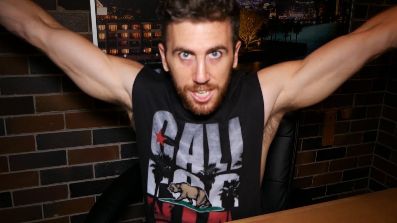 Combining Calisthenics and Weightlifting | Q&A 5 - YouTube