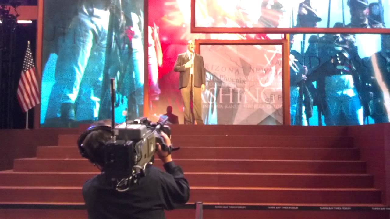 Phil Alongi Sings National Anthem at Republican National Convention ...