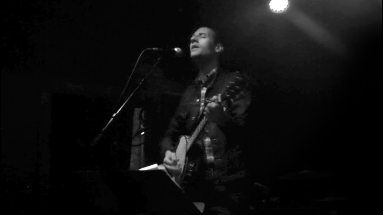Brett Detar - "Damaged Girl" Raw & Unplugged - YouTube