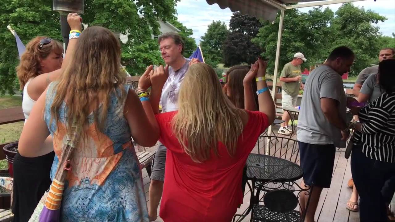 Sunday Rasta dancing - YouTube