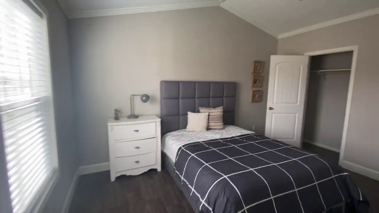 Oak Creek Mini Mansion Walkthrough - YouTube