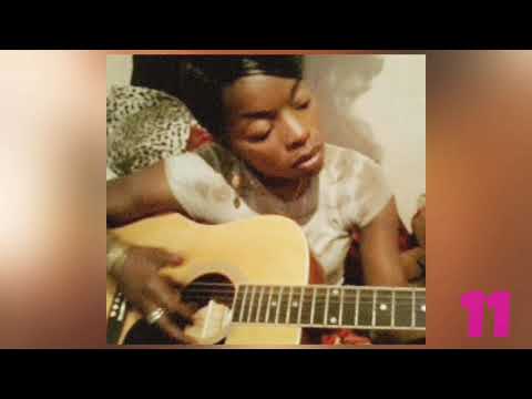 Annie Tembo - Kapolo Cha (Kalindula) - YouTube