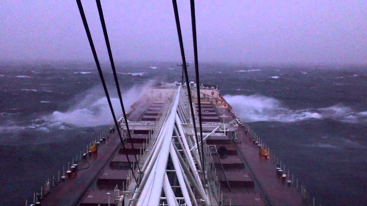 Hurricane force storm on Lake Huron 12-20-12 - YouTube
