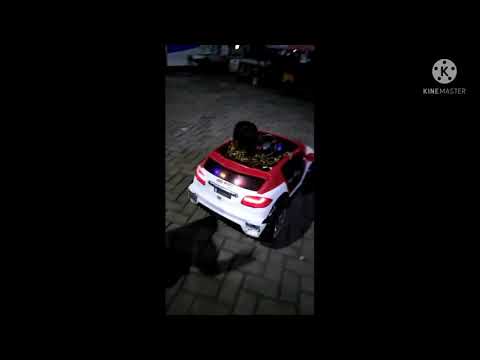 kakak sifa menemani adek safira maen mobil mobilan