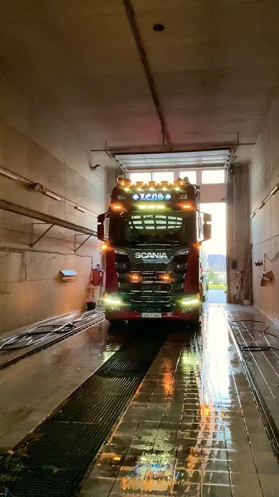 Basauri horns Scania #truckspotting - YouTube