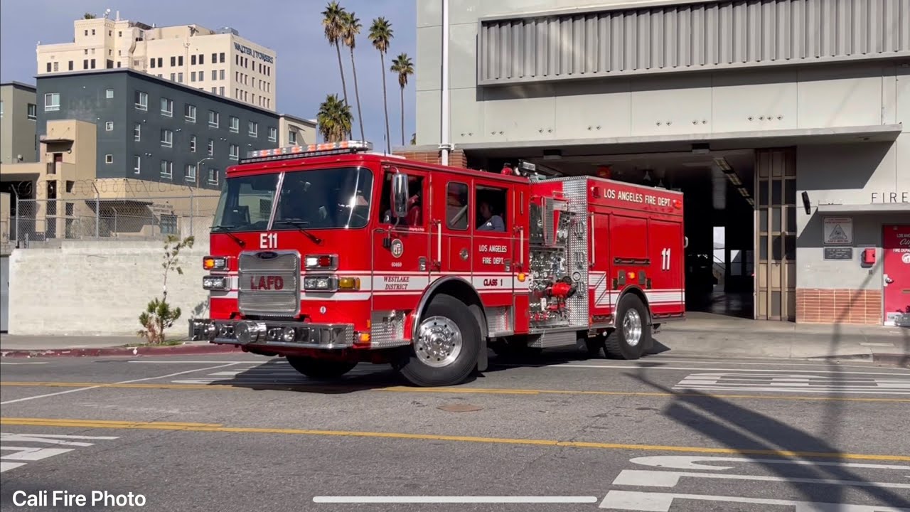 LAFD Engine 11 Responding - YouTube