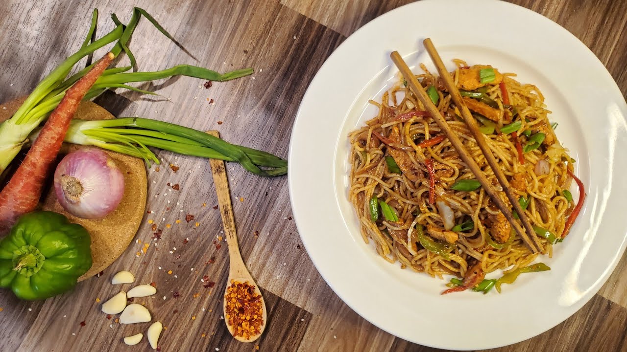Restaurant style chicken chowmein | How to Make authentic chicken ...