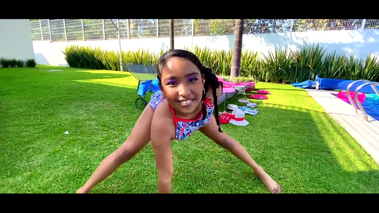 CHOREO RACE | BERE VARELA | POOL PARTY - YouTube