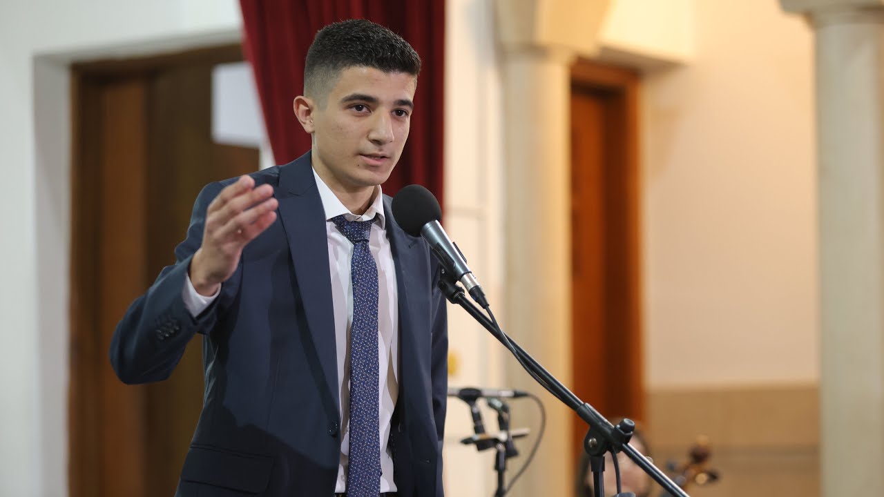 Young Lebanese poet Iwan Gharzeddine recites new zajjal dedicated to ...