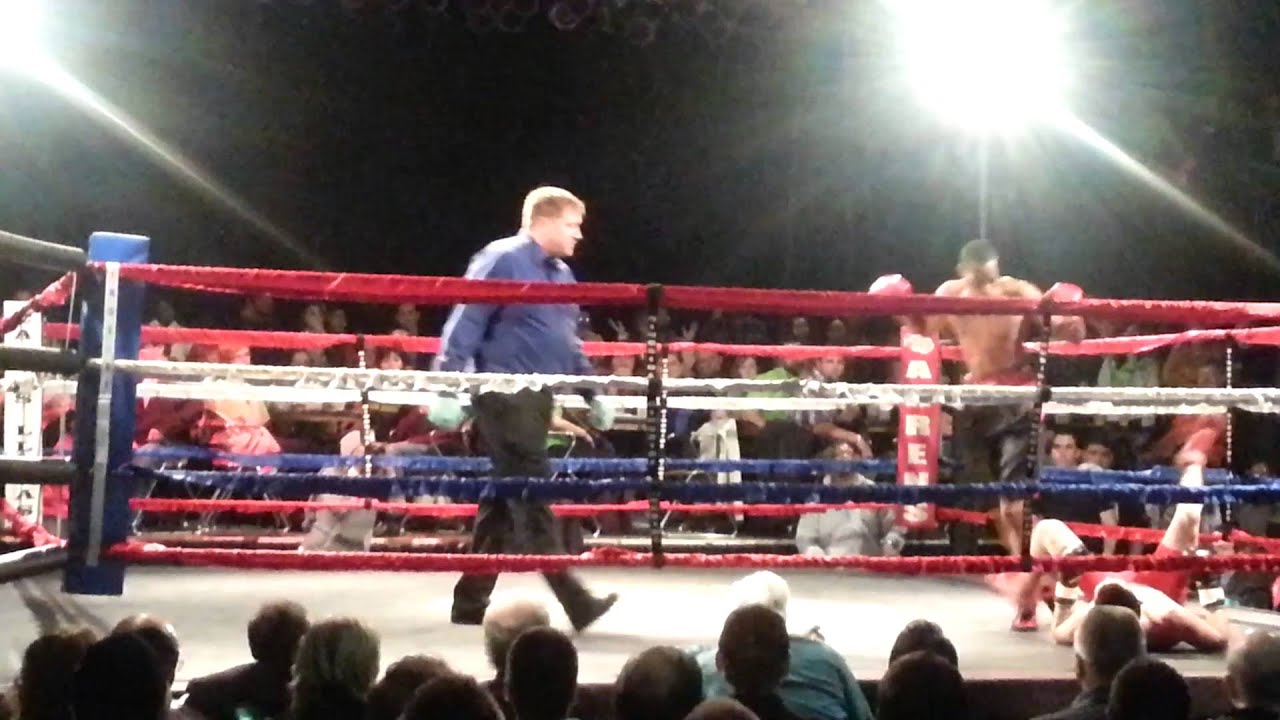 OC Boxing & MMA Academys James Thomas (black shorts) - YouTube