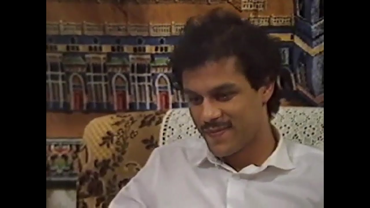 EastEnders 4th July 1985 Credits - YouTube