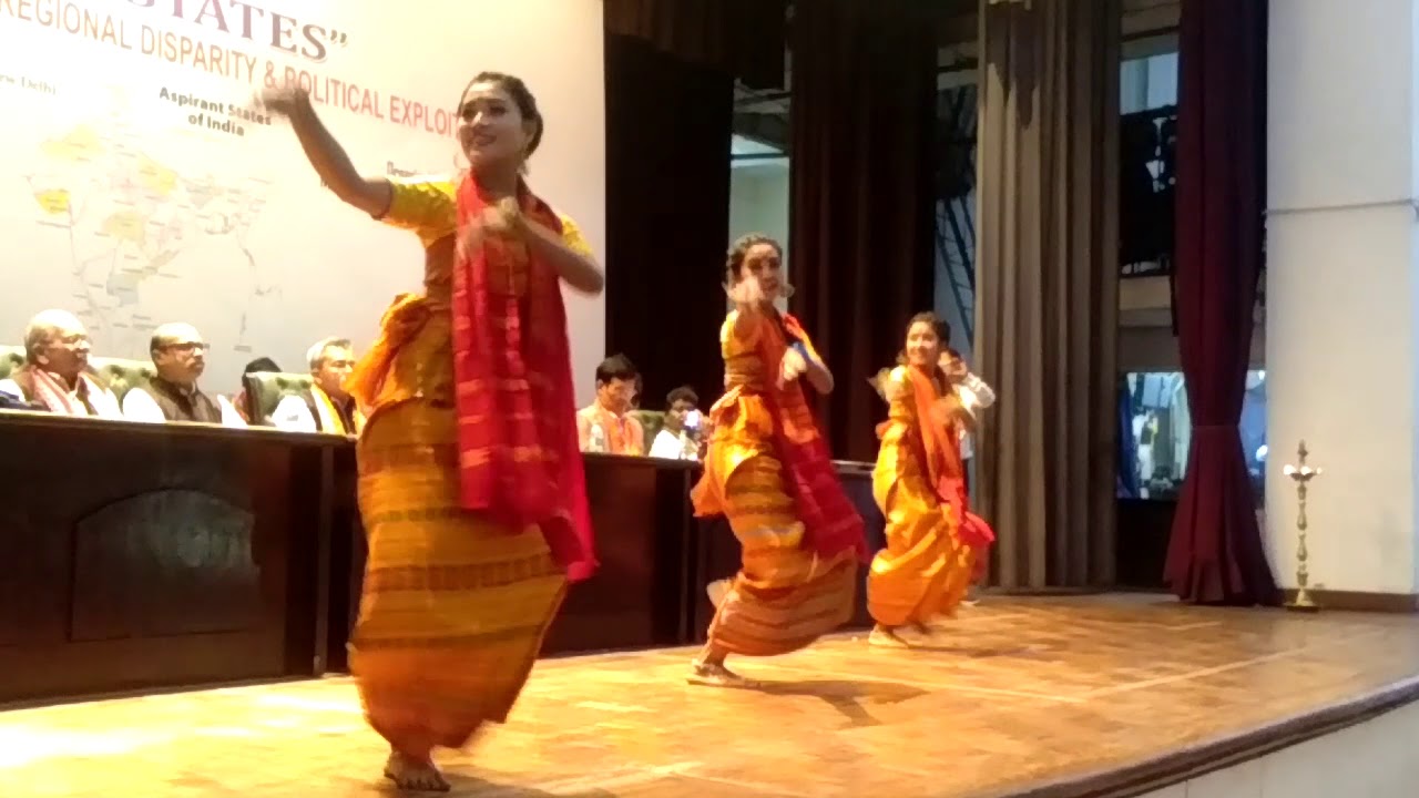 Bodo dance 2018 in new delhi in absu meeting - YouTube
