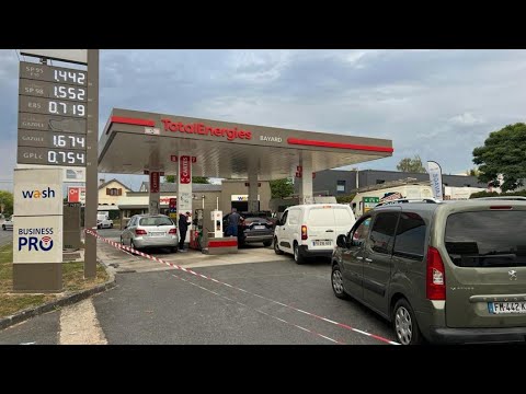 Carburant : La grève est reconduite chez Total et Esso-ExxonMobil - YouTube