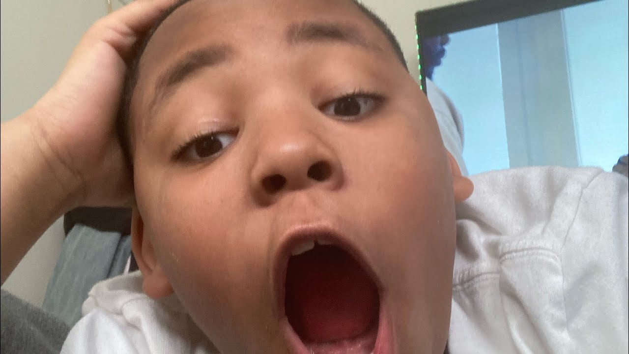 Guys I touch a 7 foot rim - YouTube