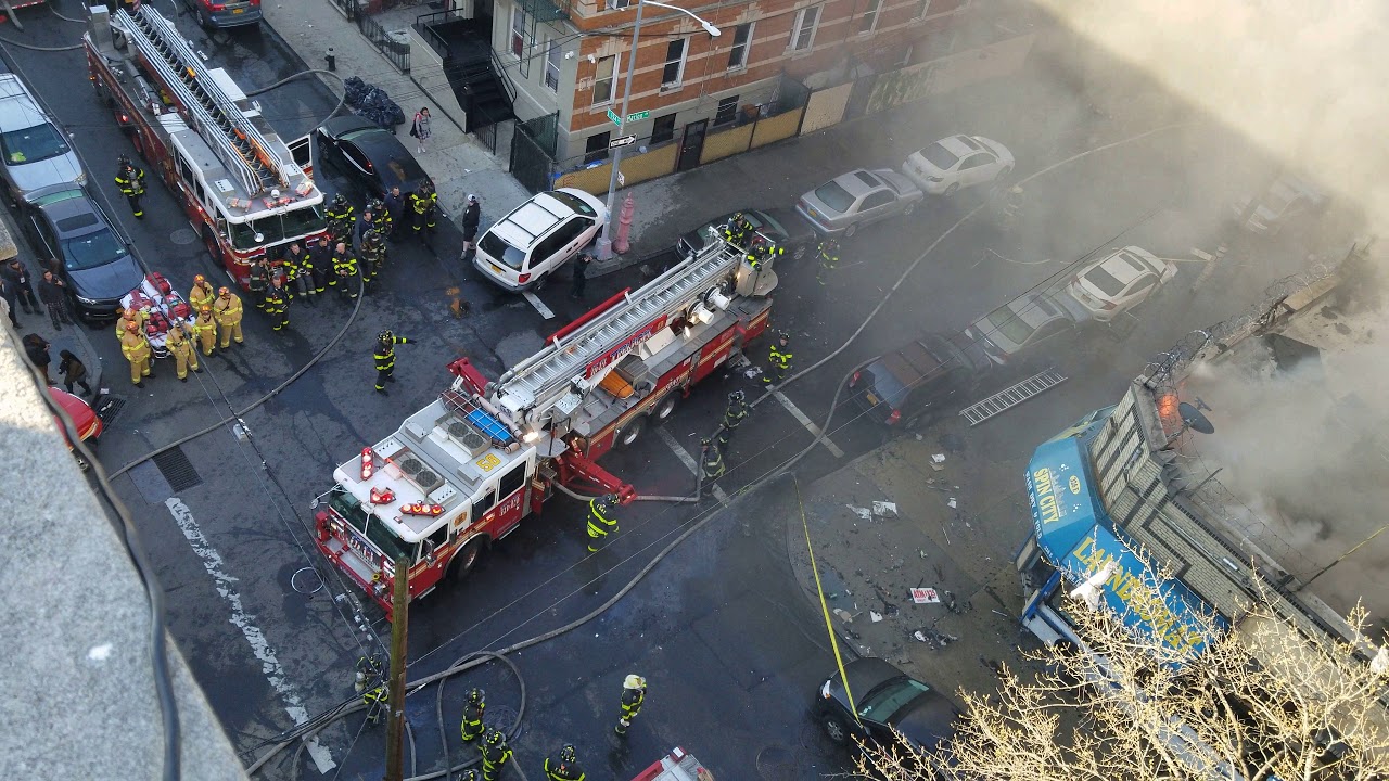 FDNY Operates Multiple Tower Ladders On Scene Of A 5 Alarm Fire In The ...