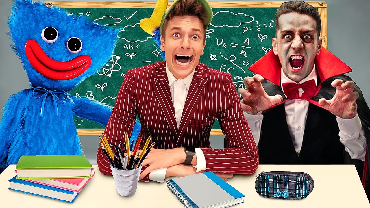 на меня НАПАЛИ в ШКОЛЕ МОНСТРОВ они хотят меня сьесть Youtube