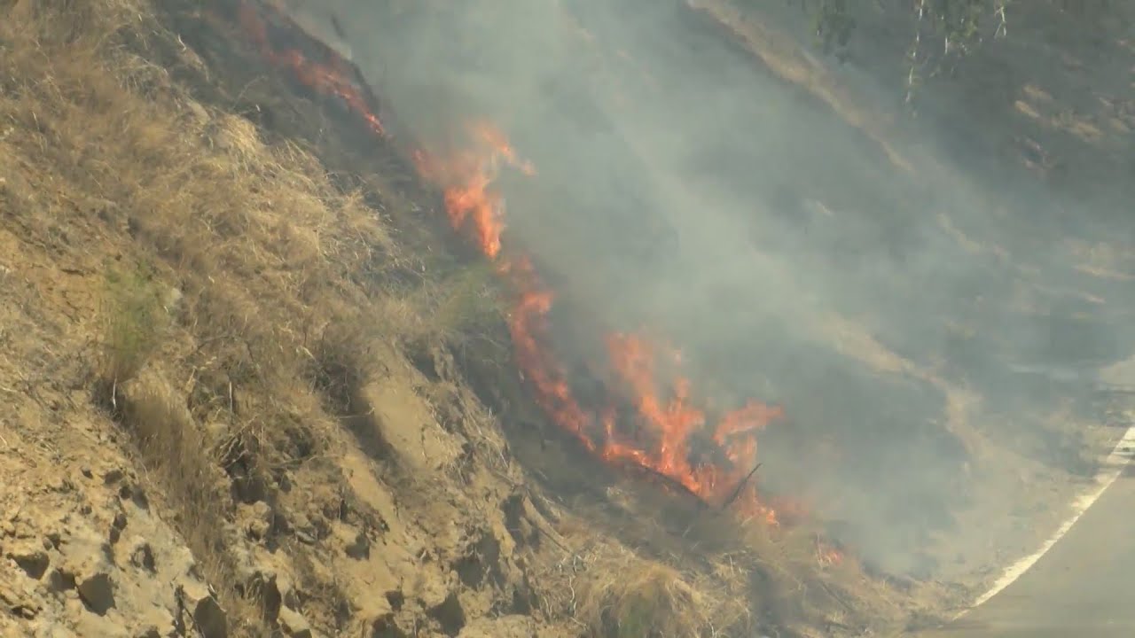 Eyewitness News Fire crews battle Mineral Fire while using COVID-19 ...