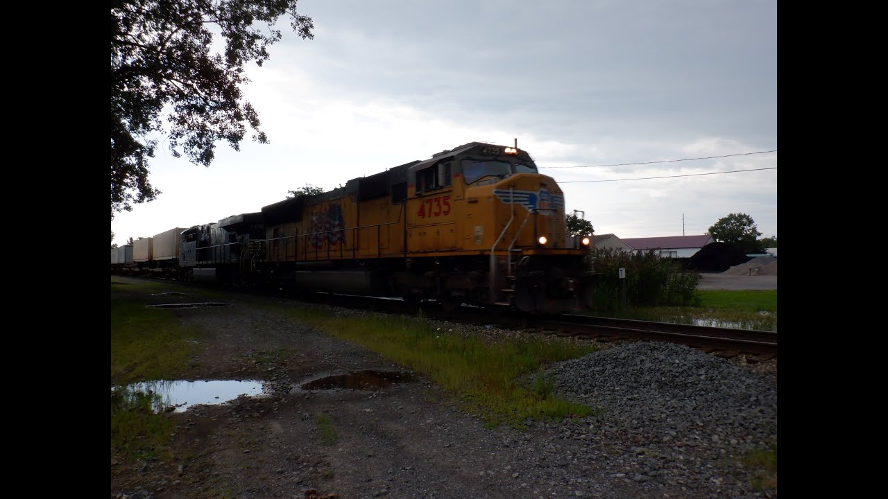 Old UP EMD SD70M #4735 leads NS 28B into Buffalo NY, 8/26/2023. - YouTube
