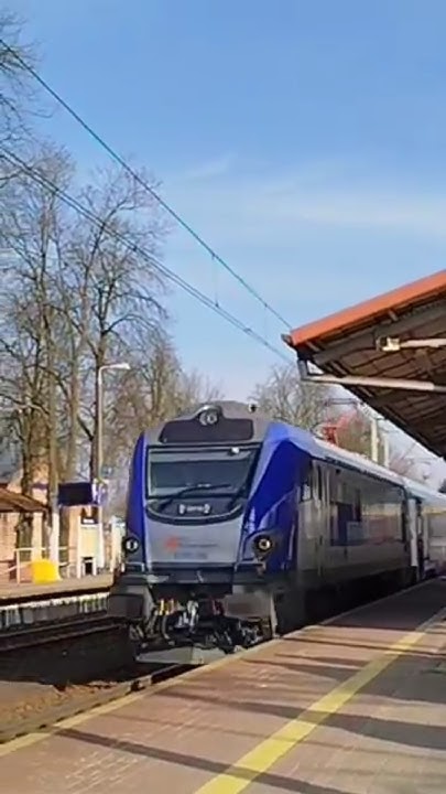 EU160 z IC Podlasiak na dworcu w Sochaczewie - YouTube