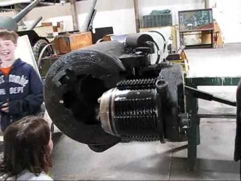 Modern Cannon Breech Demo Watervliet Arsenal Museum - YouTube